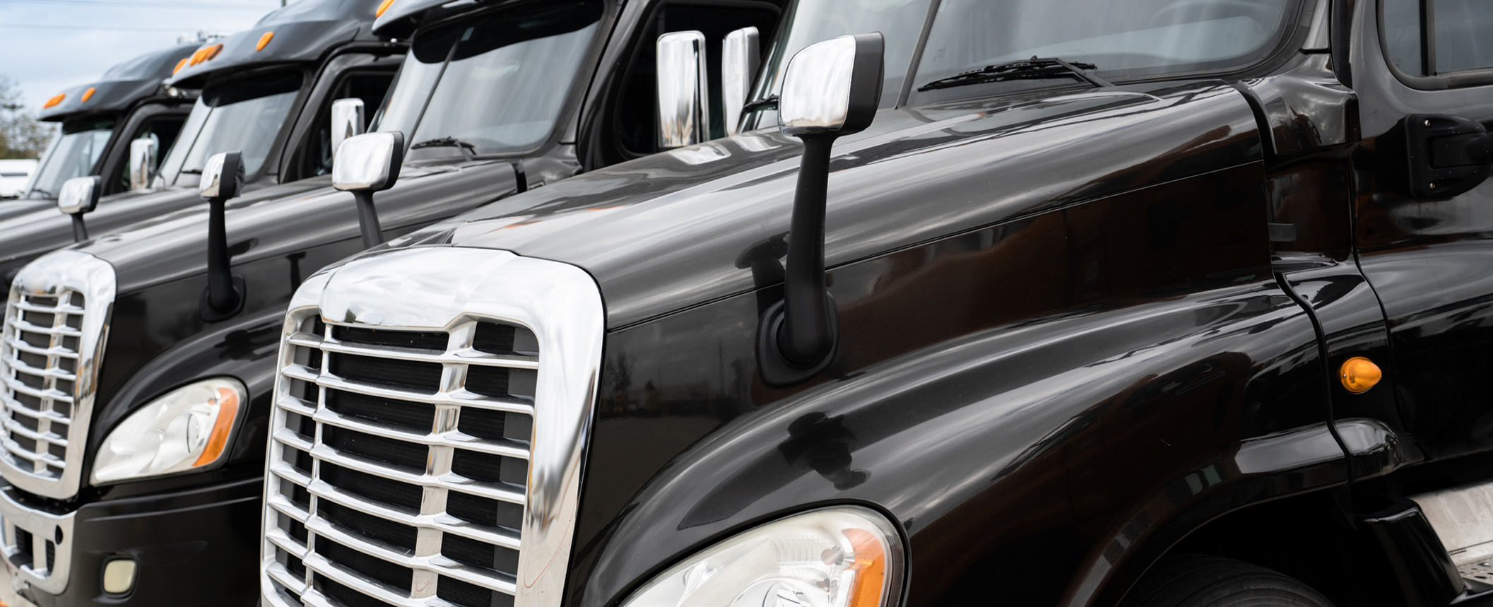 Heavy-Duty Motor Oils | Pinnacle Oil